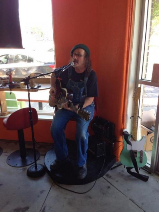 The Smallest Stage In The World - Photos - Carla Maxwell | fotmd.com